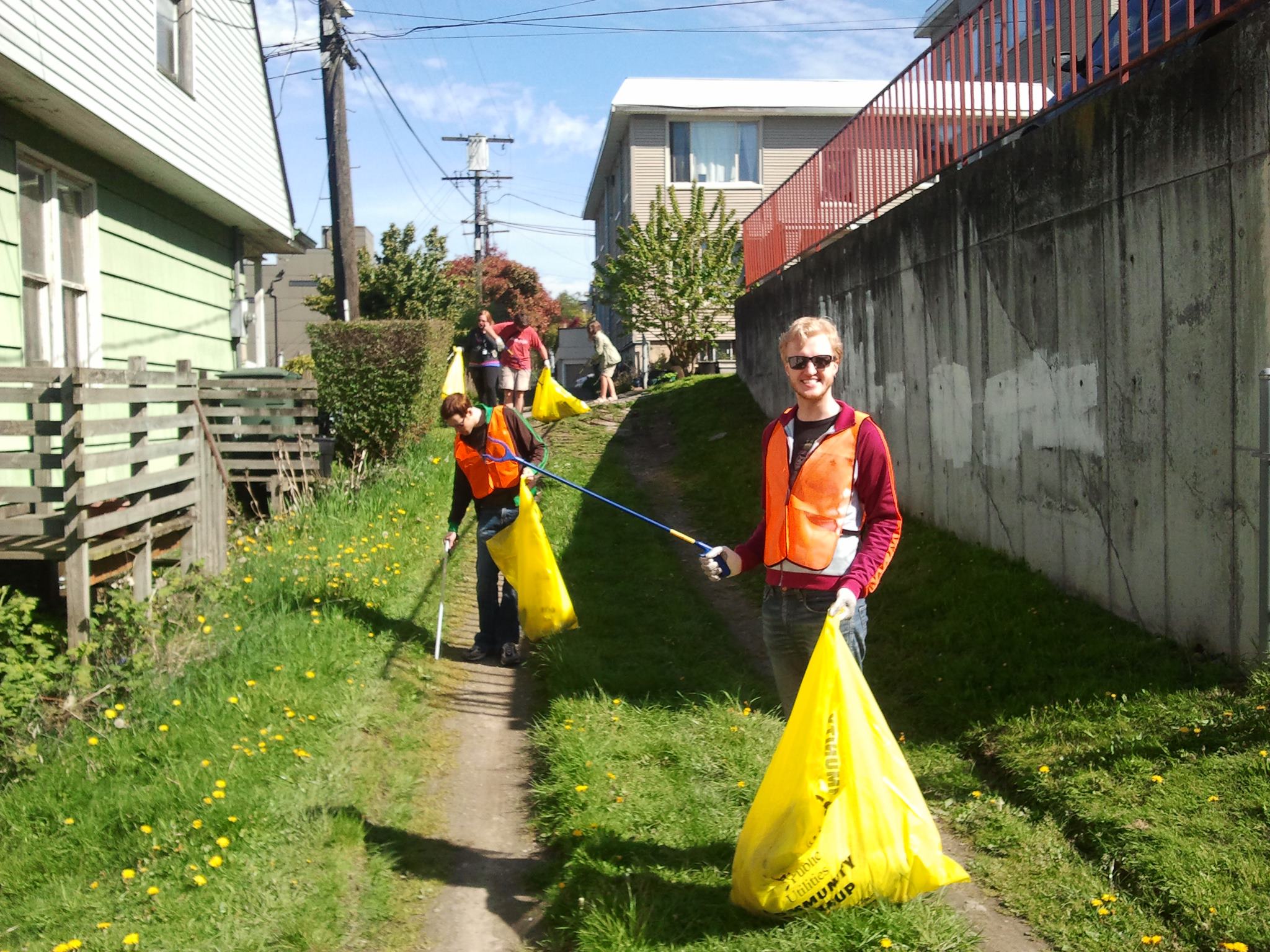 Neighbors clean up litter for Earth Day | Beacon Hill Blog